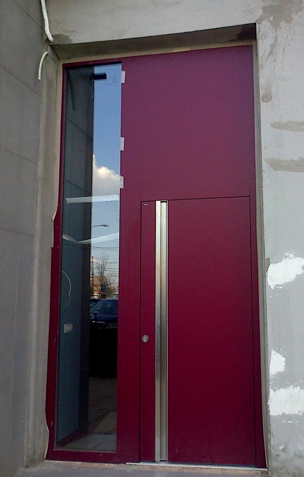 Despre usi: În curând un nou showroom de uşi