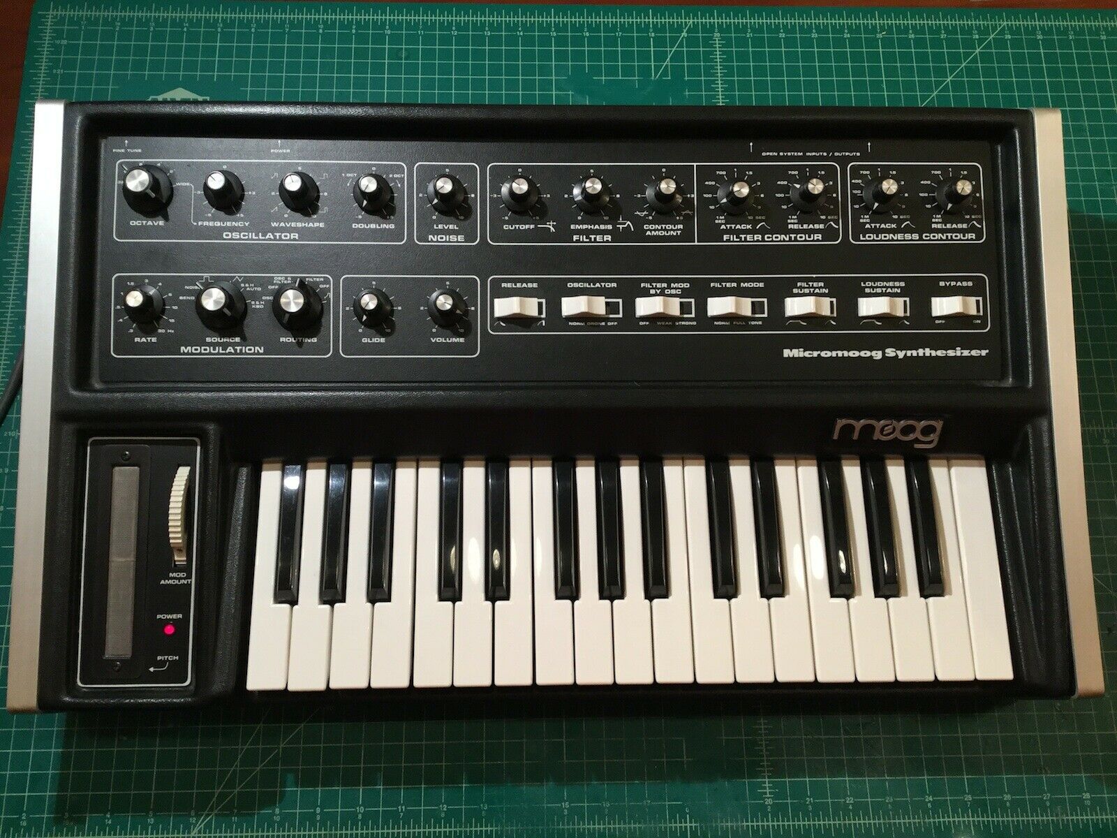 MATRIXSYNTH: Moog Micromoog Analog Mono Synthesizer w/ CV/Midi Converter.