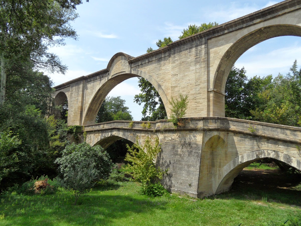 The Happy Pontist: French Bridges: 6. Carpentras Aqueduct