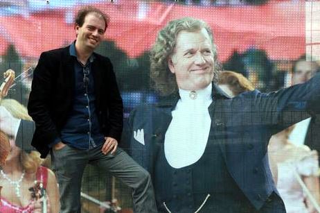 ANDRE RIEU FAN SITE THE HARMONY PARLOR: André and Marc Rieu Duet Maastricht