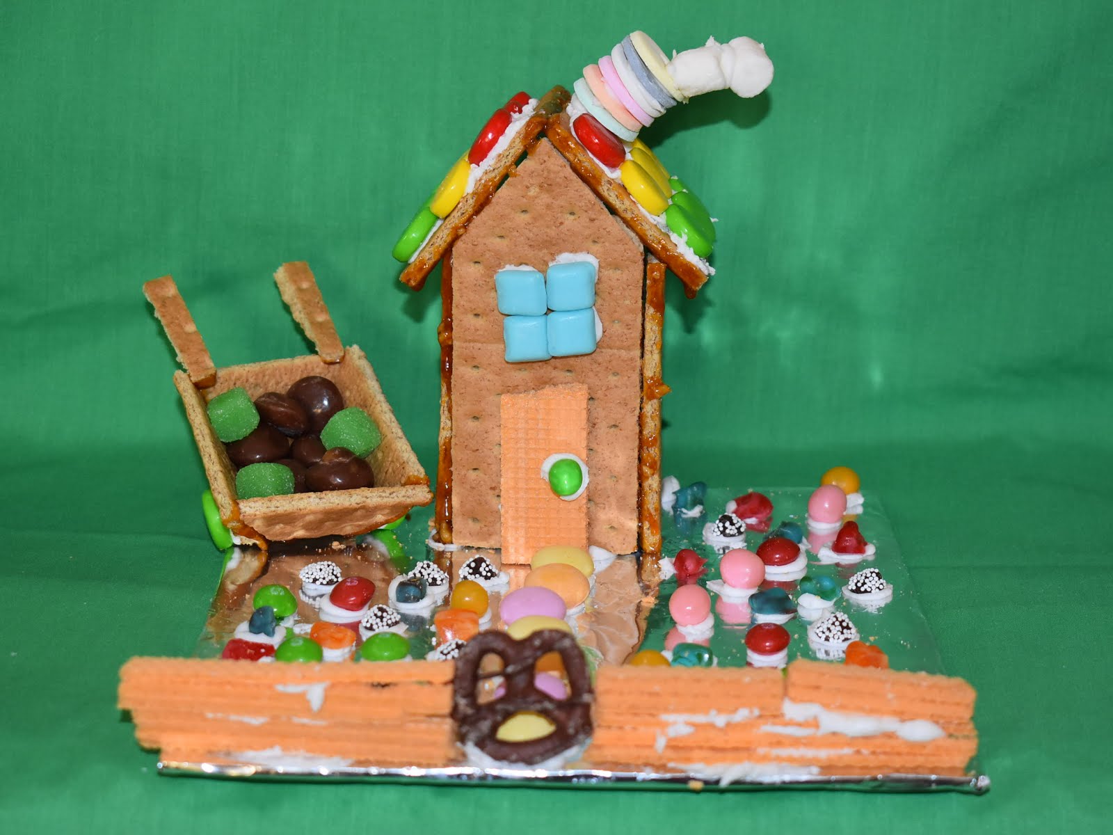 Wiggle, Poke, Giggle, Zoom: Unique Graham Cracker Houses