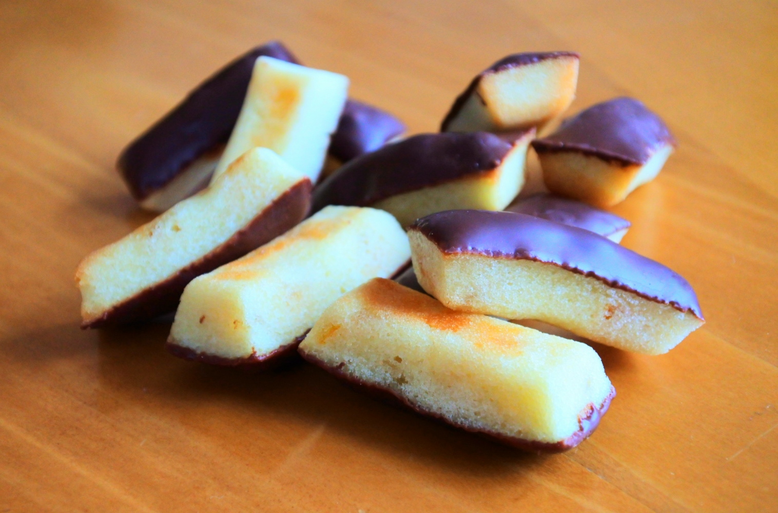 Mini financiers à l'orange confite et coque de chocolat - Mes instants ...