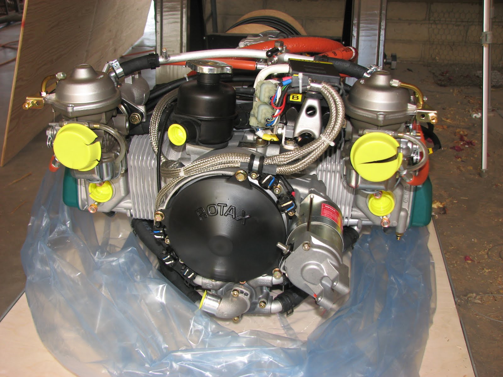 Torsten's RV-12: Engine Arrived