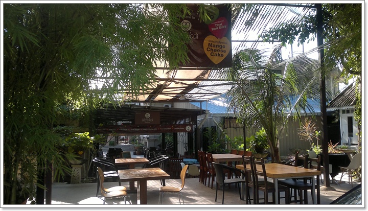 Life Is Sweet: Lilawadi Restaurant