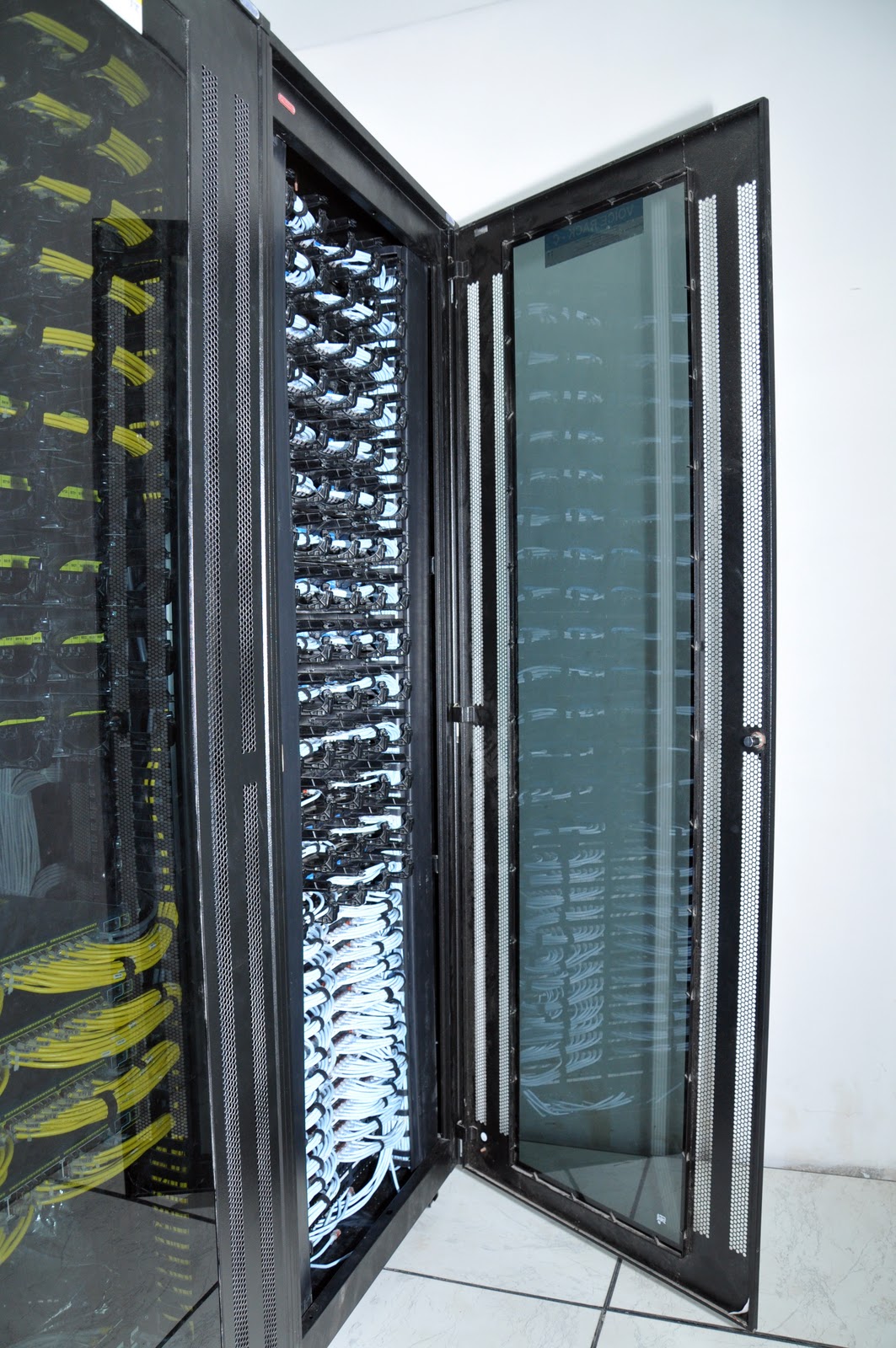 Idealsite Technologies (NT) Private Limited: Systimax - Cosed Rack ...