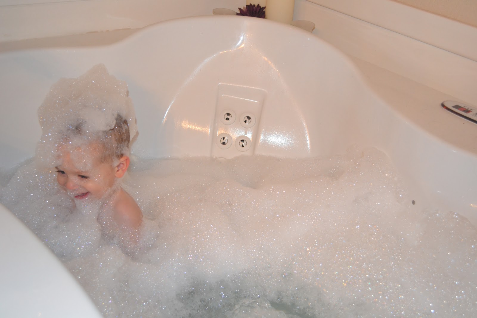 Him & Her: Rub a dub dub..Ty is in da tub