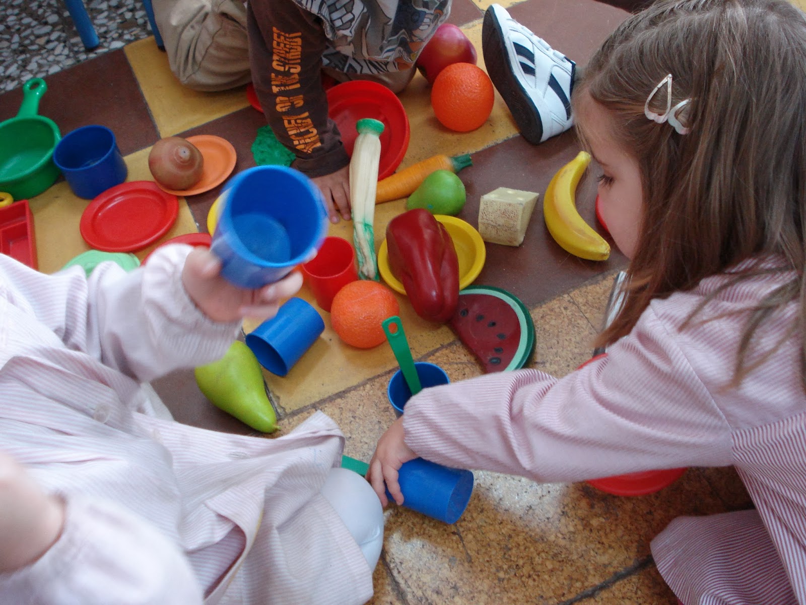 pekebloginfantil: Jugamos en el rincón de la cocinita