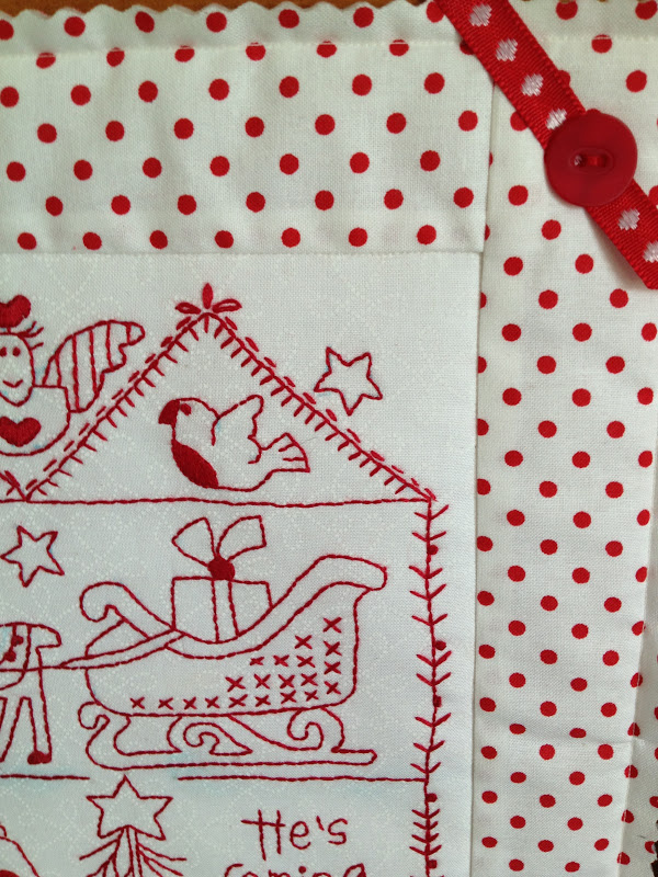 A Kiwi Stitching : Christmas Redwork Stitchery