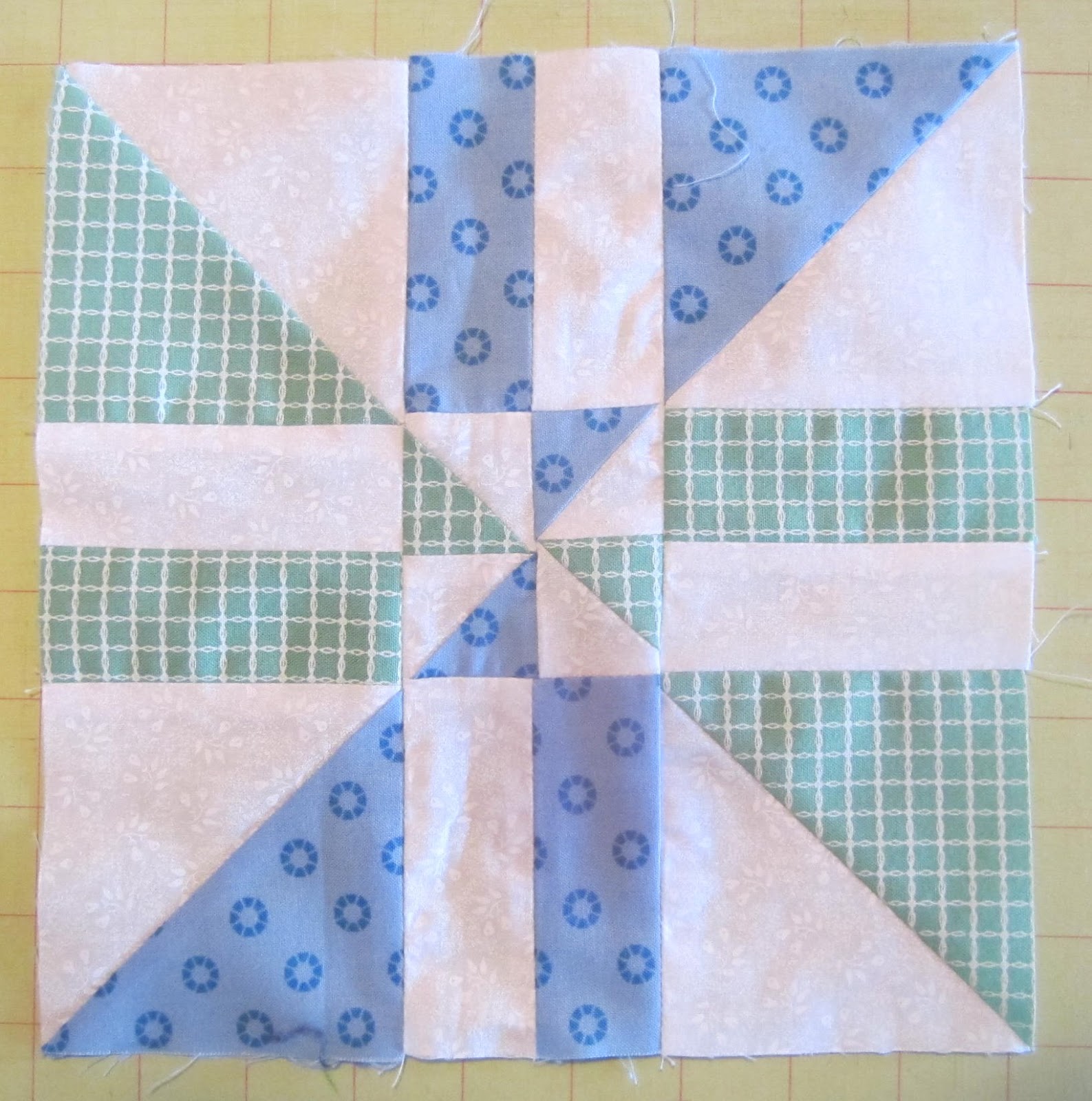Creative Crossroads: Disappearing PinWheel