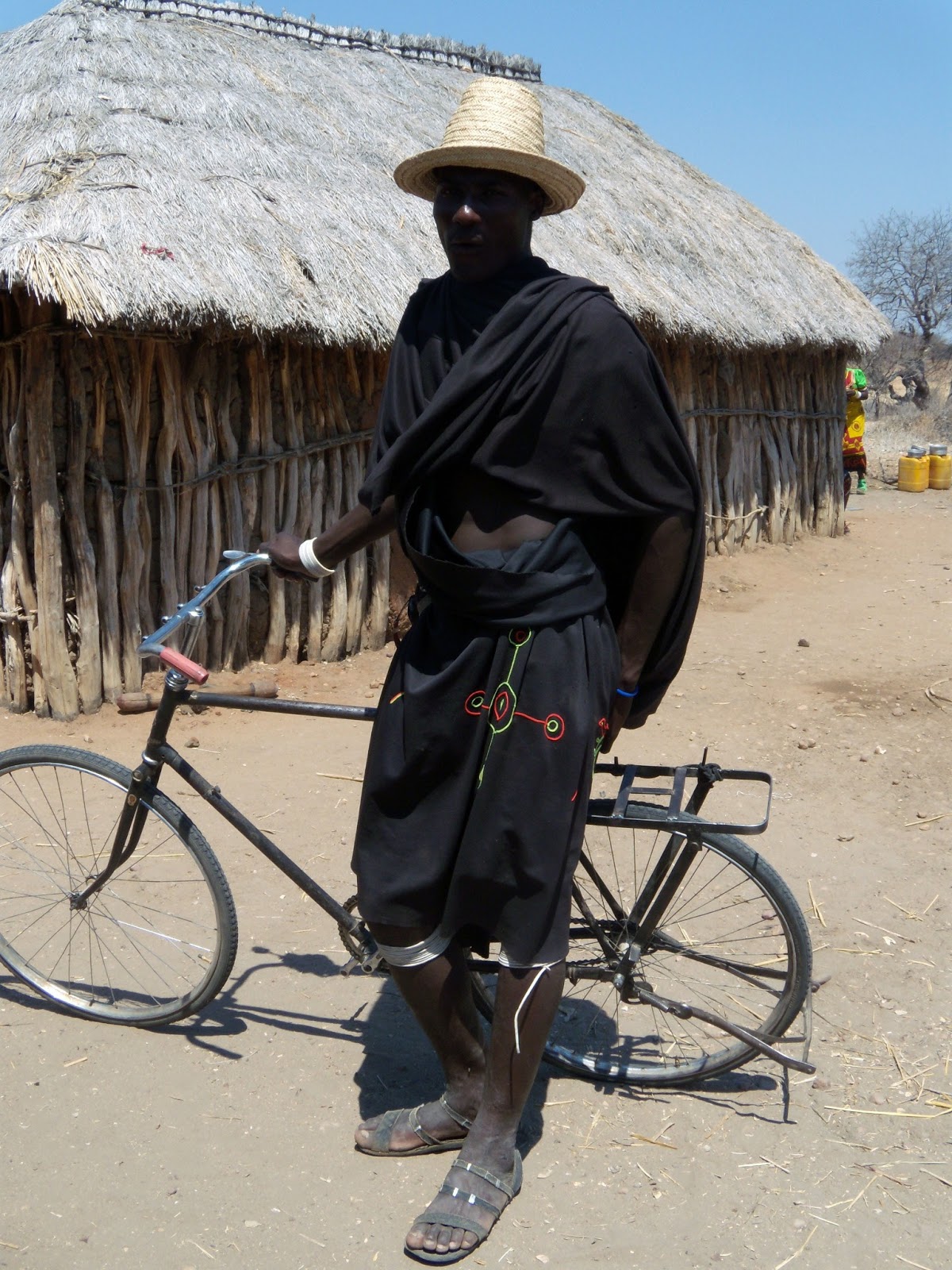 SUKUMA PEOPLE: TANZANIA`S LARGEST TRIBE WITH UNIQUE BUGOBOBOBO (SNAKE ...