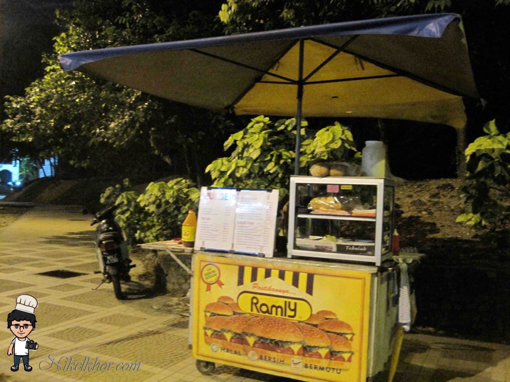 Street Burger Stall Around My Place | Nikel Khor ^ ^ PaPago kaki