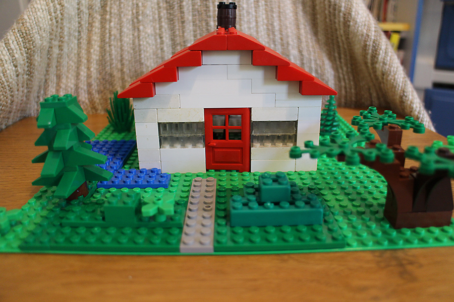 Dude & Baby Girl: How to Make a LEGO Cottage