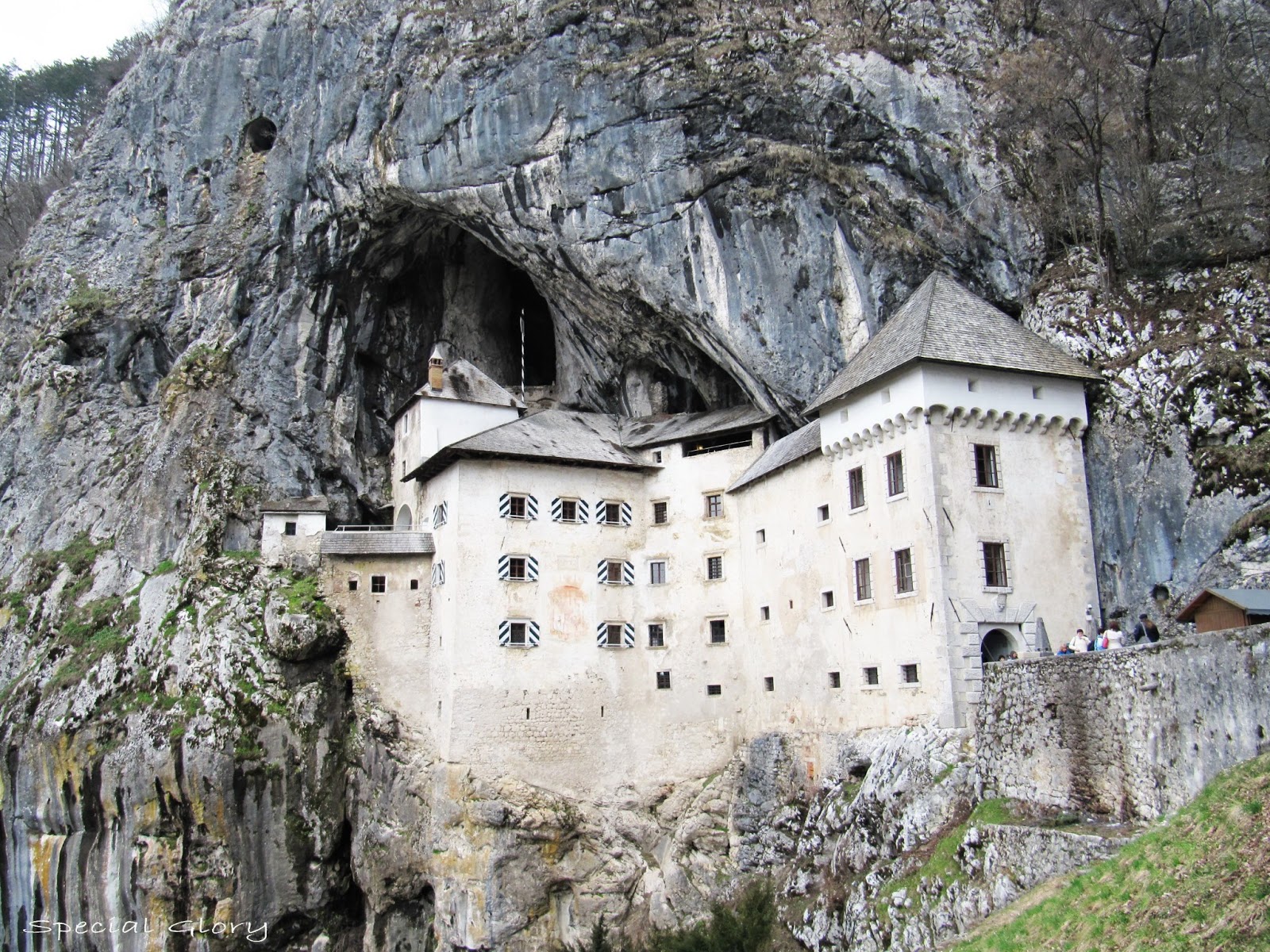 In Special Glory world...: Izlet v Postojnsko jamo in Predjamski grad