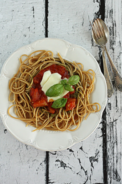 Spaghetti alla caprese | bistro mama