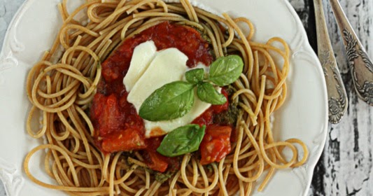 Spaghetti alla caprese | bistro mama