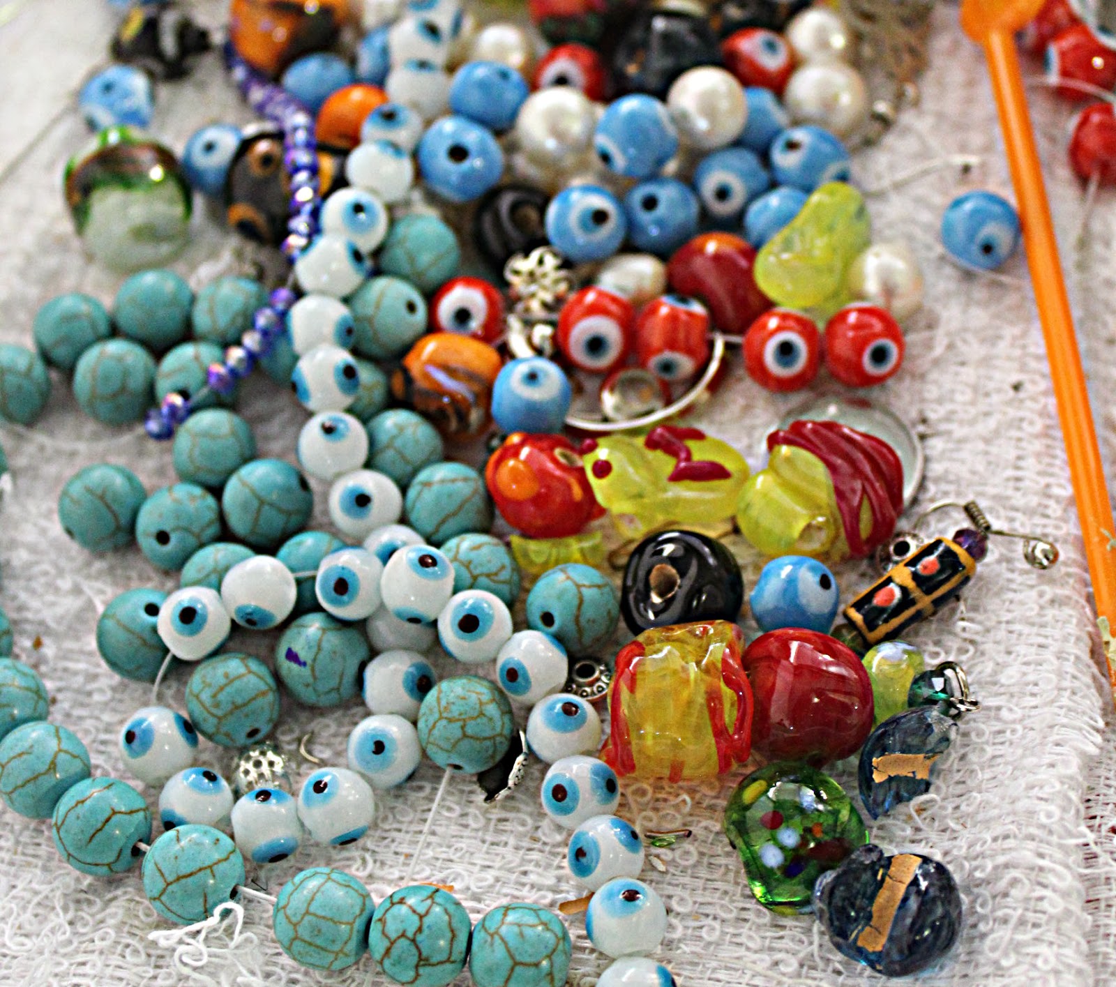 Creating Wonder - the Petrosains Blog: Kaca Jadi Manik, Pelik Tapi Cantik!