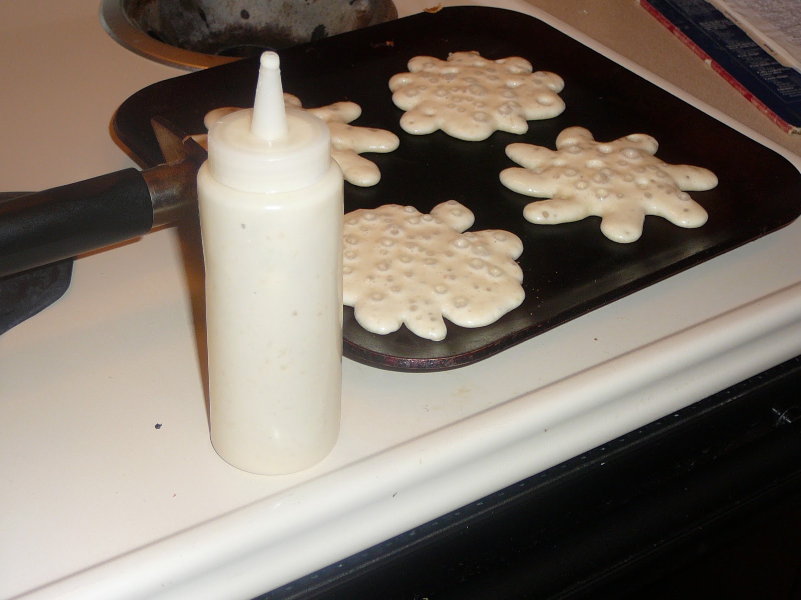 Five Frugal Sisters: Snowflake Pancakes