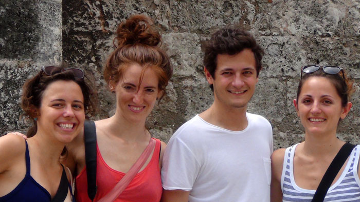 Your Tour Guide in Cuba: Young Italian friends in old havana