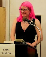 Juvenil, fantástica y la que se tercie: "Hija de humo y hueso" de Laini ...