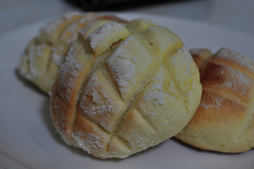 The Symphony of My Life: Kisah Sepotong Roti Bong