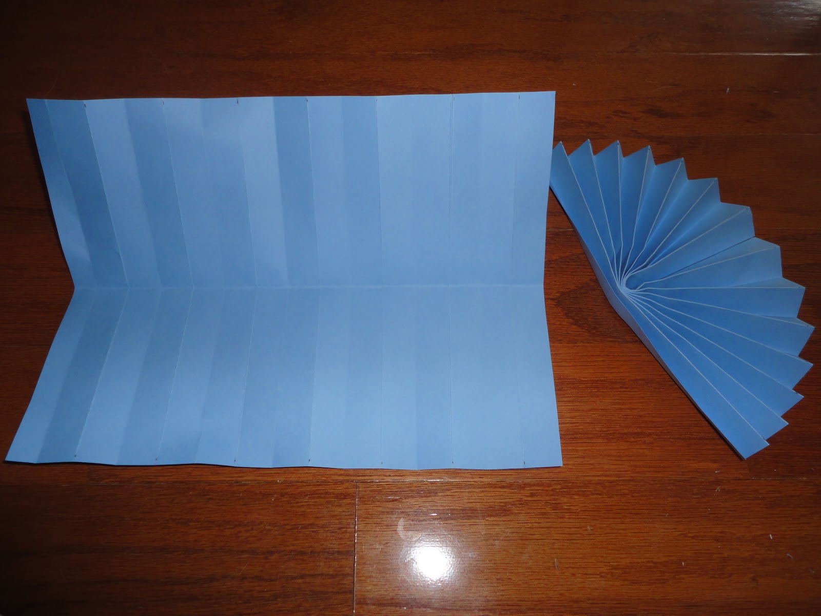 I'm Lexie and you know it: DIY Paper Fan Wheels