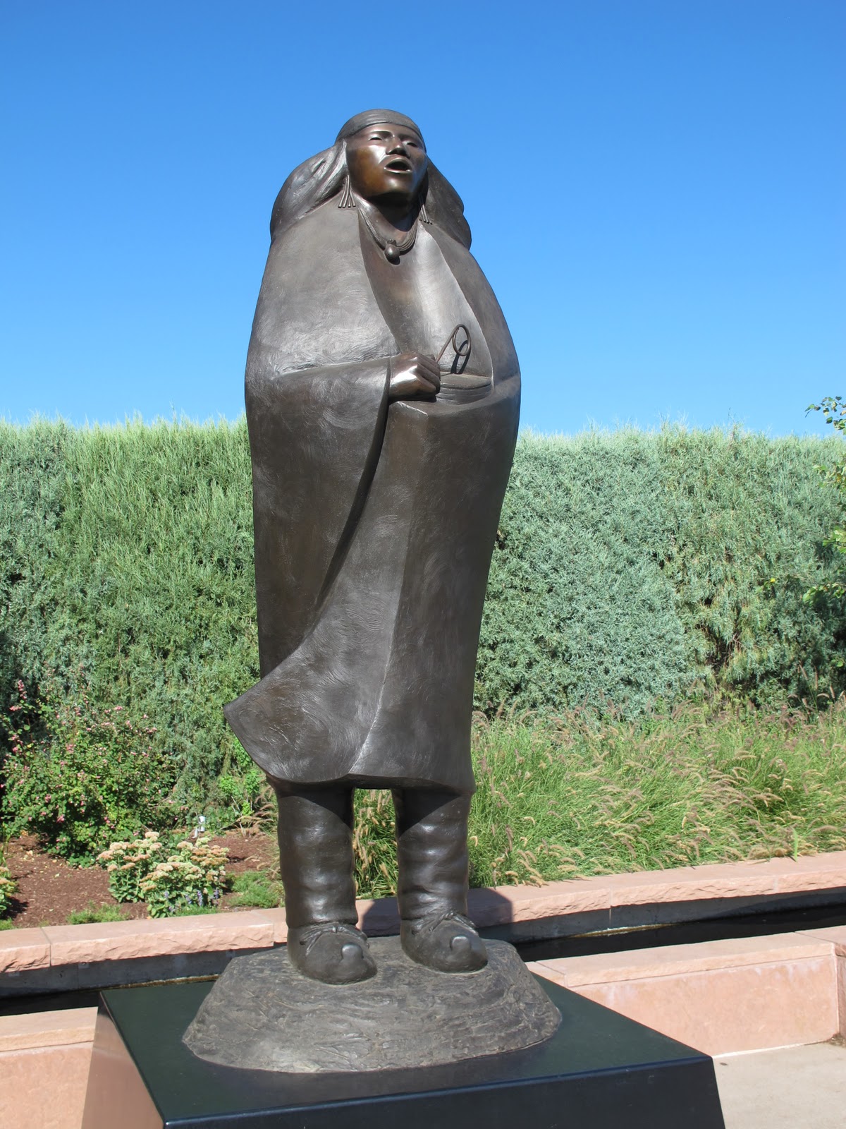 Robin Talks, Cooks and Travels: Allan Houser Exhibit at the Denver ...