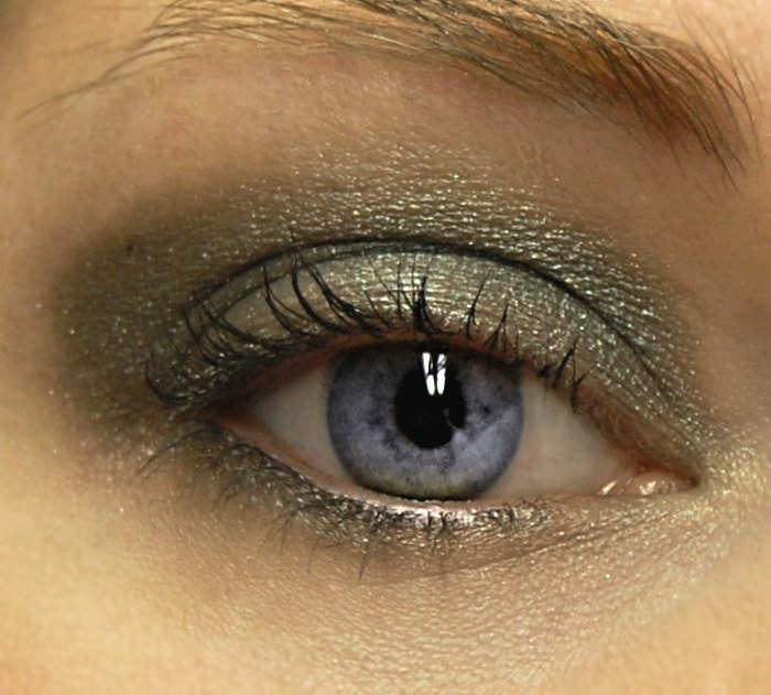 Paint Me Chic: Silver Eyes For New Years