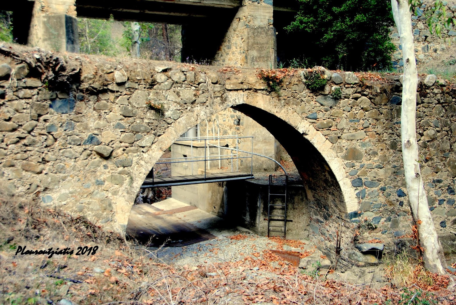 ΤΑ ΕΝΕΤΙΚΑ / ΑΡΧΑΙΑ ΓΕΦΥΡΙΑ ΤΗΣ ΚΥΠΡΟΥ : TΟ ΕΝΕΤΙΚΟ ΓΕΦΥΡΙ ΤΩΝ ΛΑΓΟΥΔΕΡΩΝ