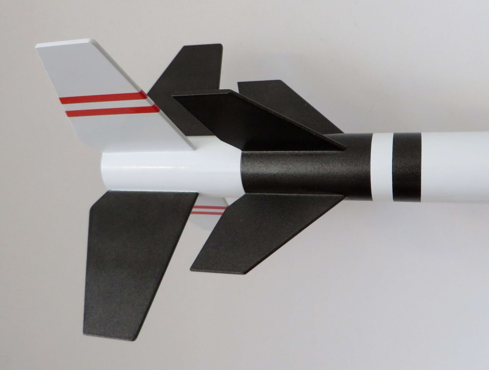 Model Rocket Building: Estes Long Tom #3016, Finished