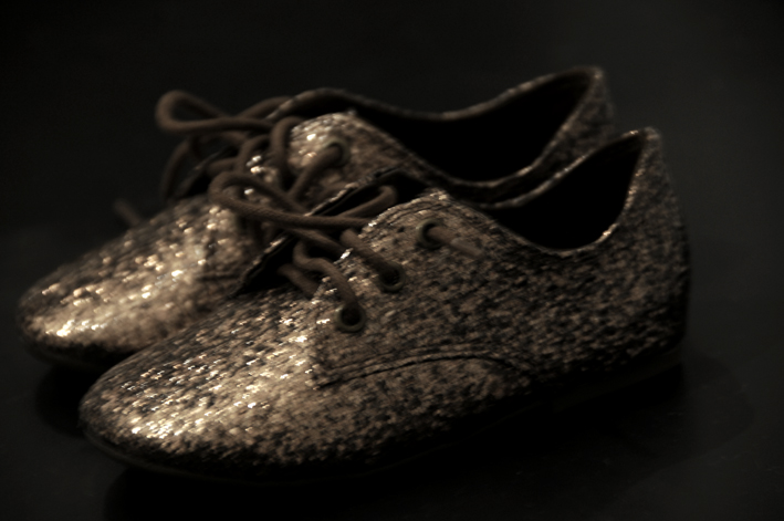 she had us at hello.....: nov, 23rd - shiny shoes....