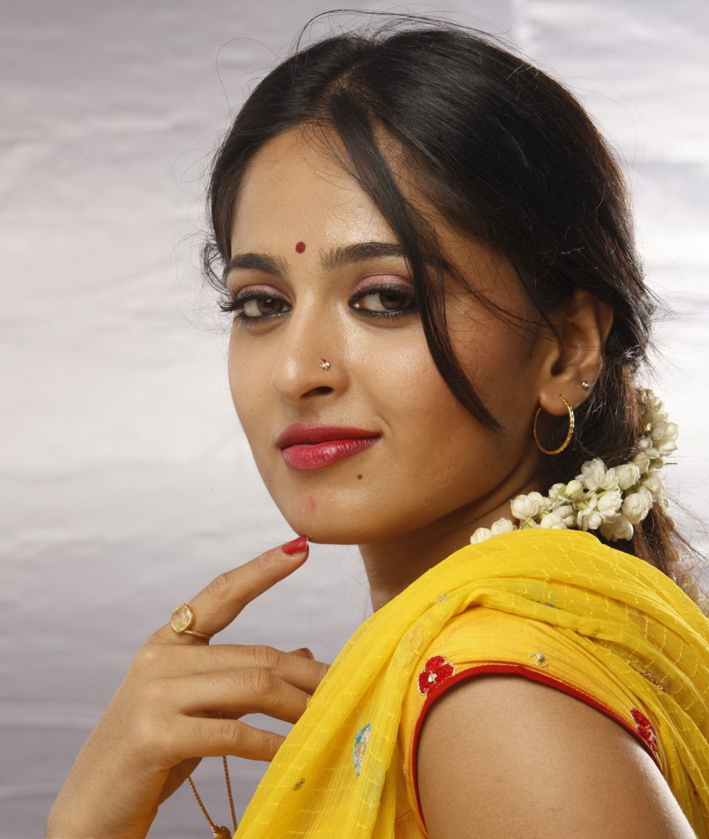 Actress Fantacy Anushka Shetty Yellow Saree Set 2 actress-fantacy-anushka-shetty-yellow-saree-set-2