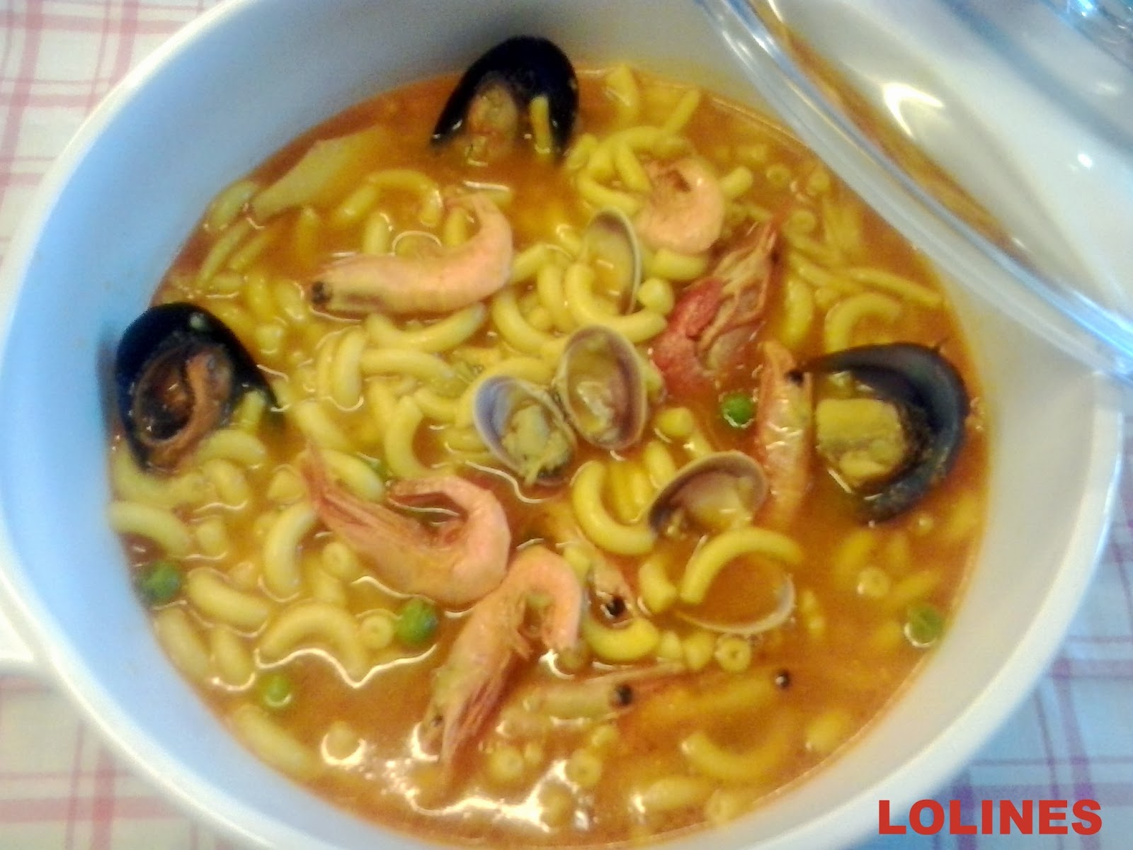 CUINA AMB LA LOLINES : FIDEOS CALDOSOS CON MARISCO