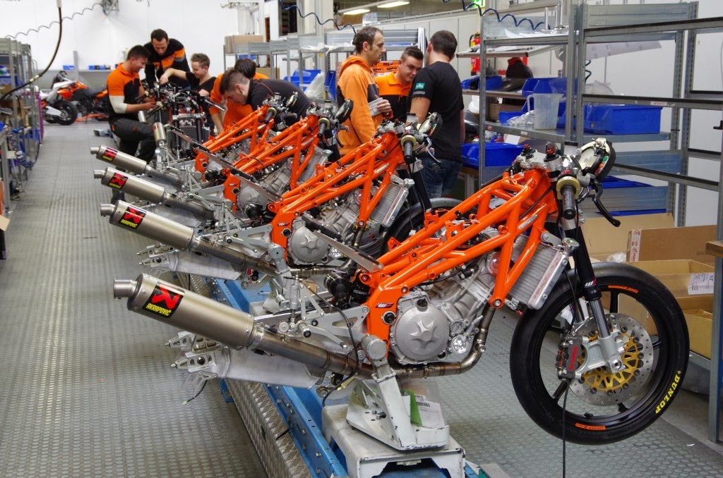Racing Cafè: KTM RC 250 R Assembly Line 2013