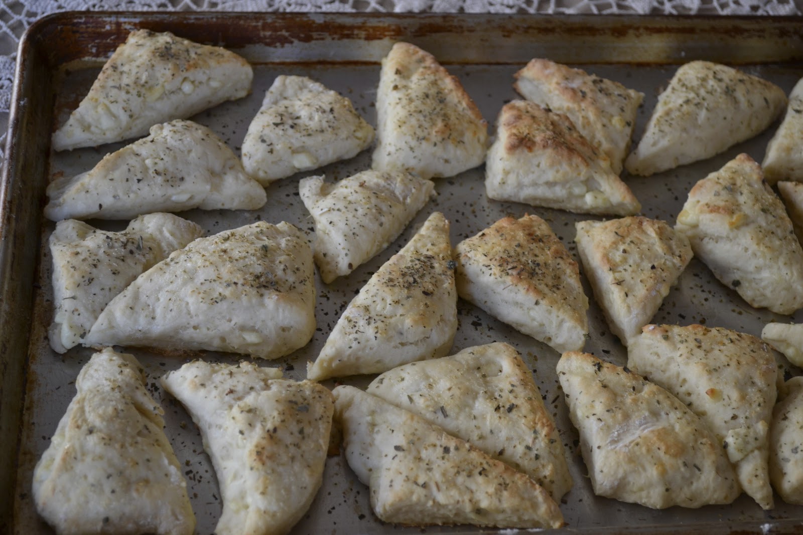 "Point-less" Meals: Cheesy Biscuit Triangles