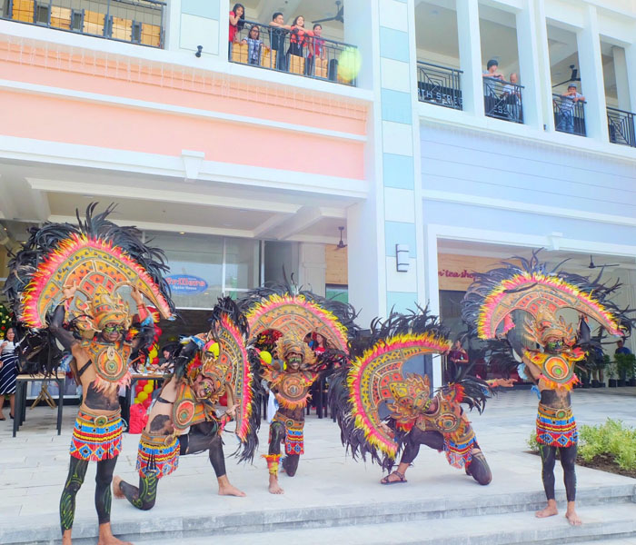 Iloilo Business Park Festive Walk Parade holds soft opening