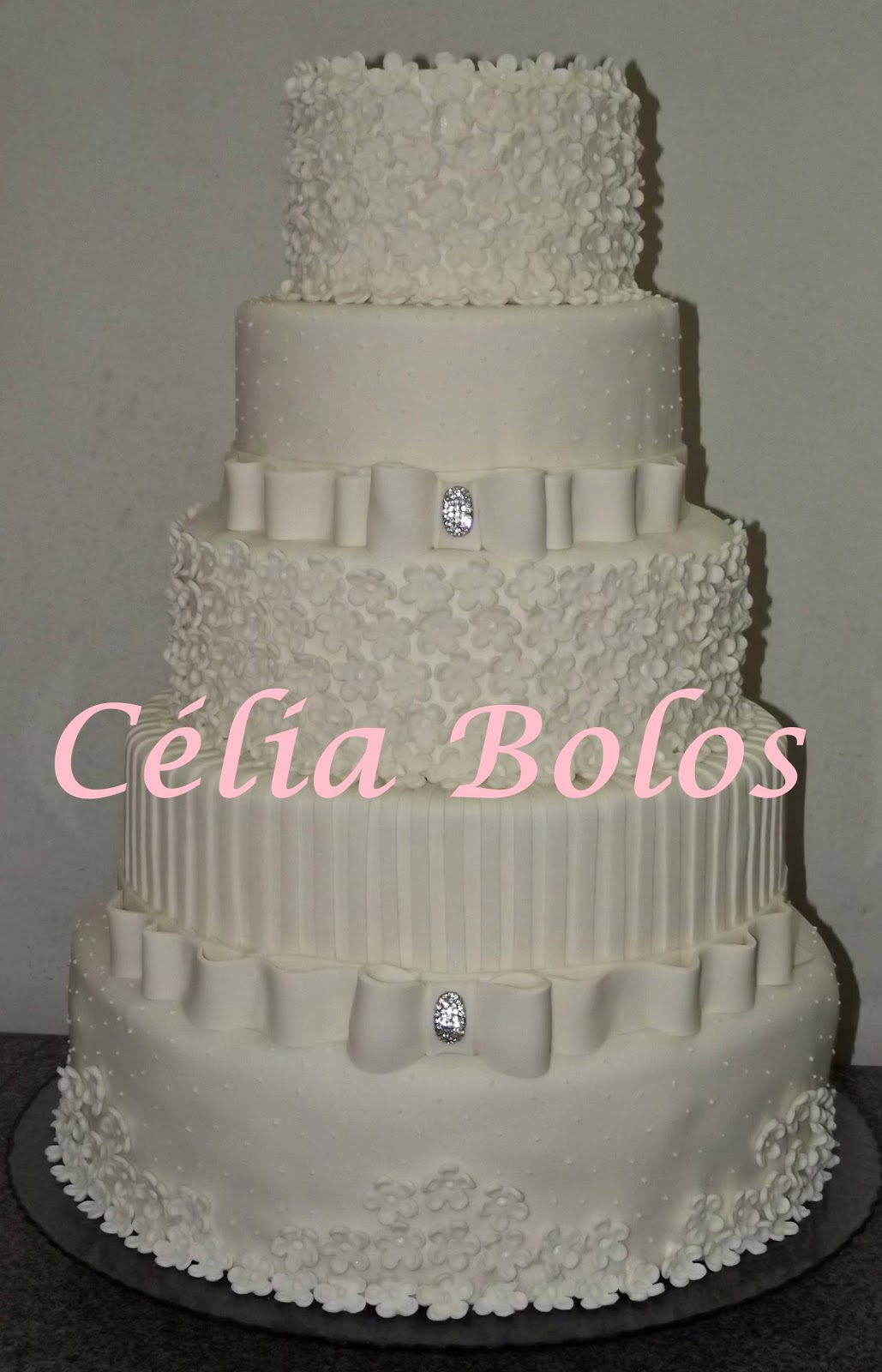 Bolos Decorados da Célia: Bolo de Casamento Redondo (5)
