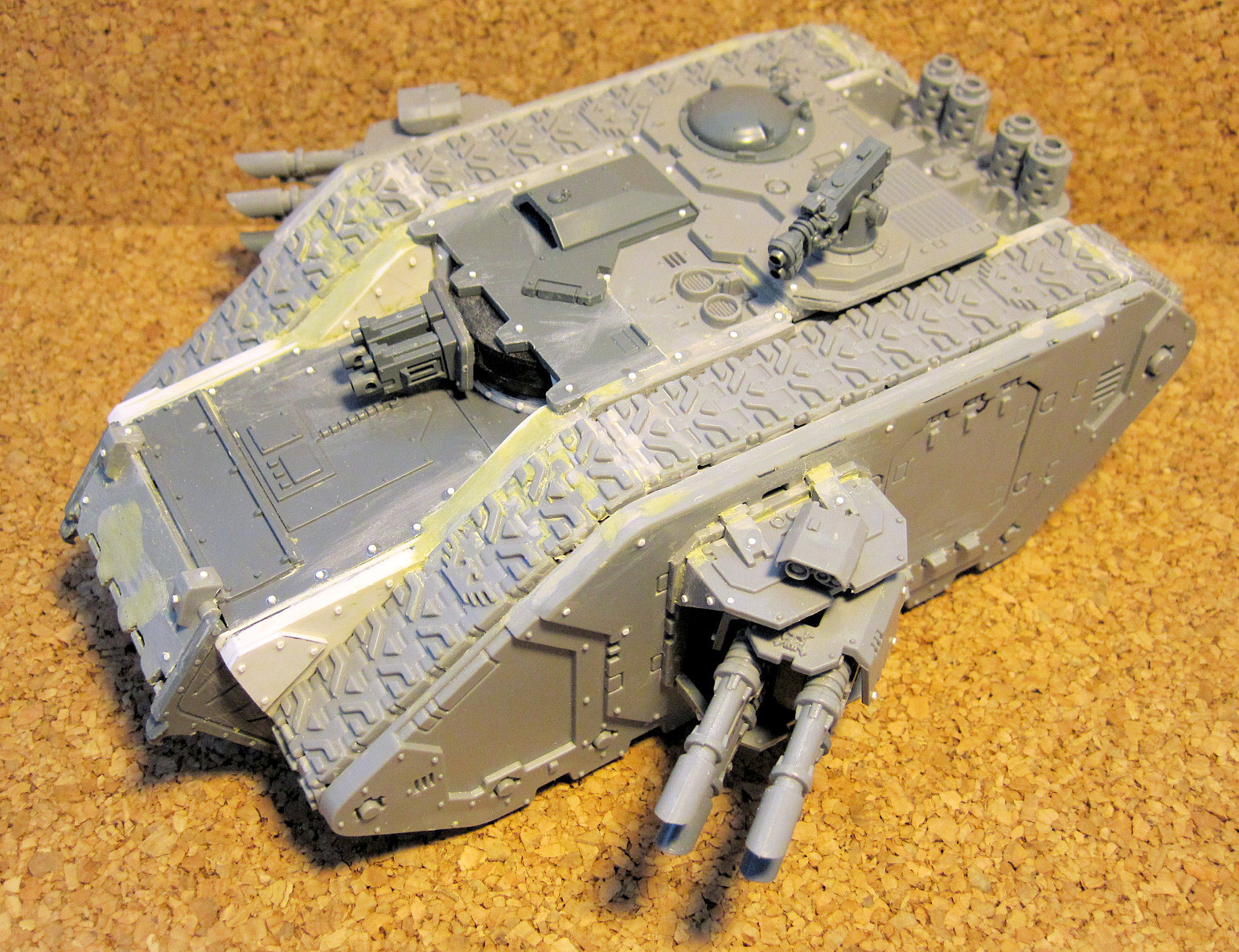 invivos: HORUS HERESY: Scratchbuilt Spartan heavy tank