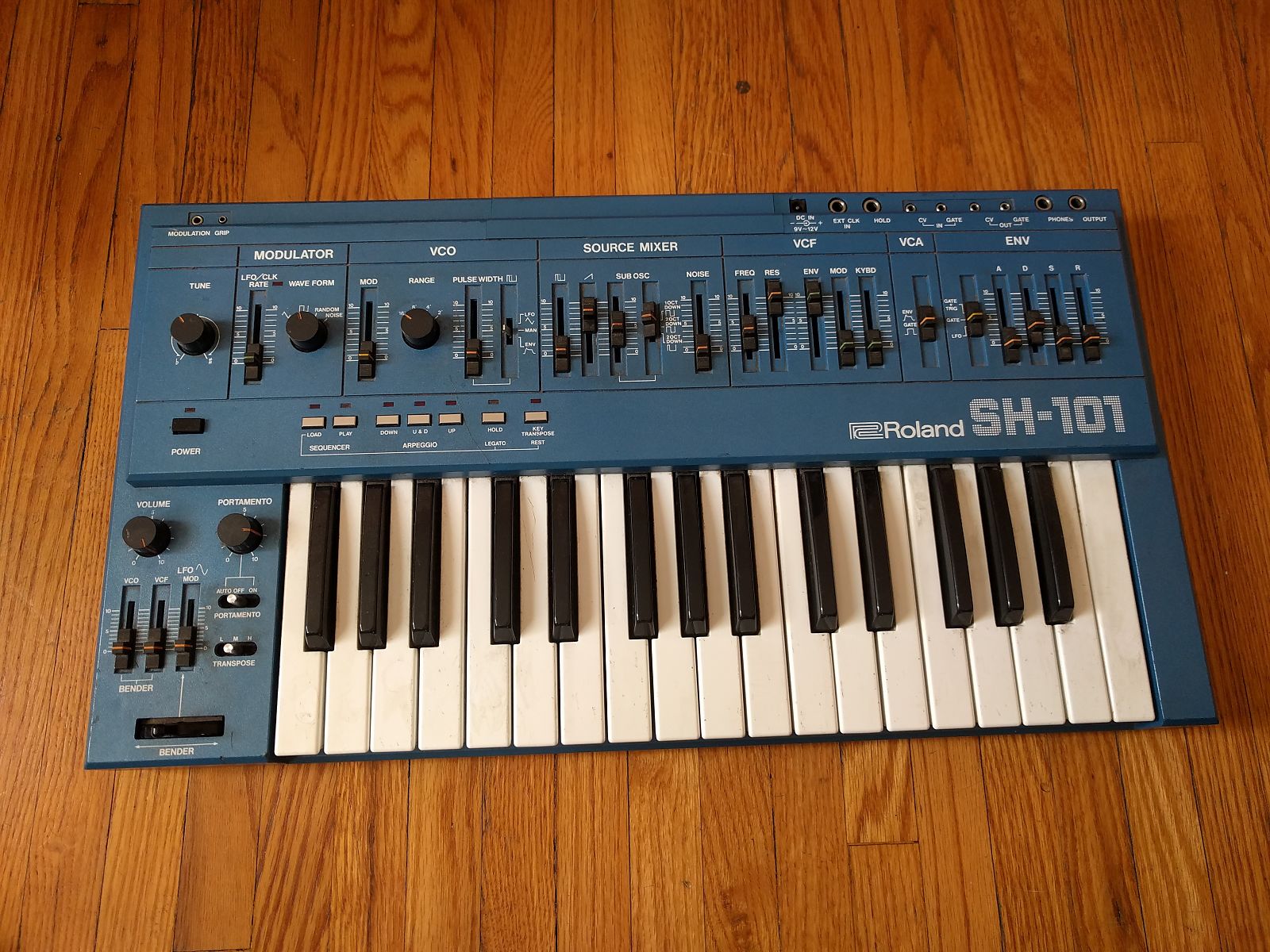 MATRIXSYNTH: Blue Roland SH-101