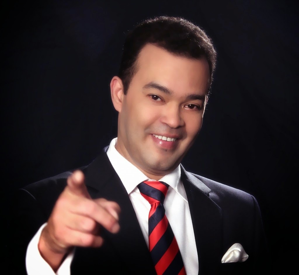 Picoteando el Espectaculo: Alex Bueno un artista que ha pasado los 30 ...