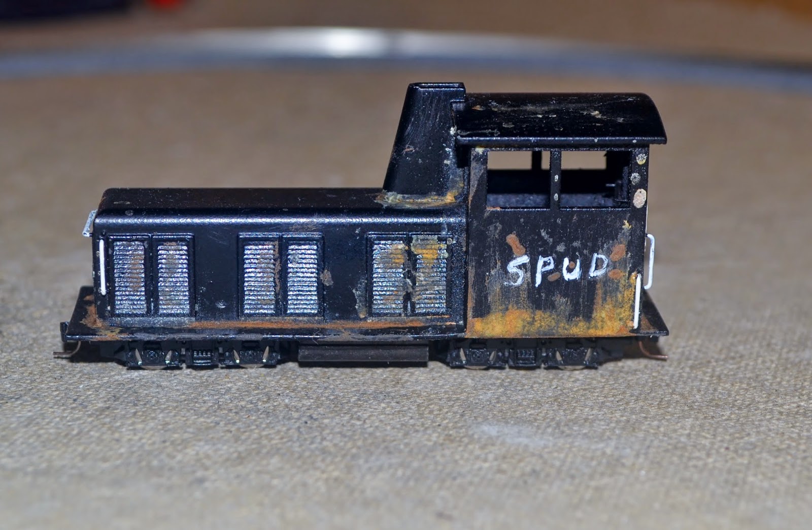 Nirvana Valley Model Railroad: HO mining engine on a Z scale mechanism ...