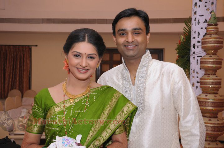 marathi actor and actress: Sameera Gujar wedding photos
