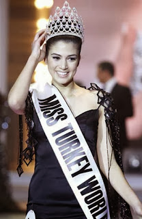 Beautiful & HoT Girls Wallpapers: Turkish Hot Girls