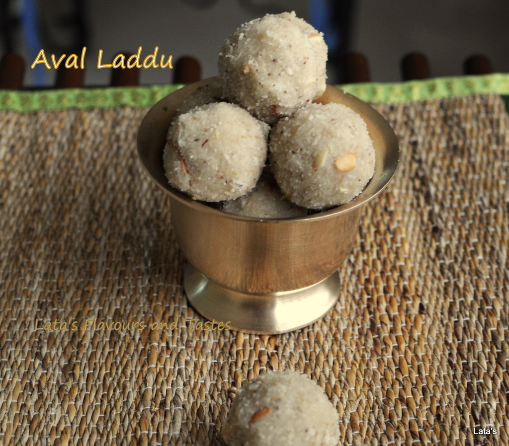 Flavours and Tastes: Aval Ladoo for Janmashtami