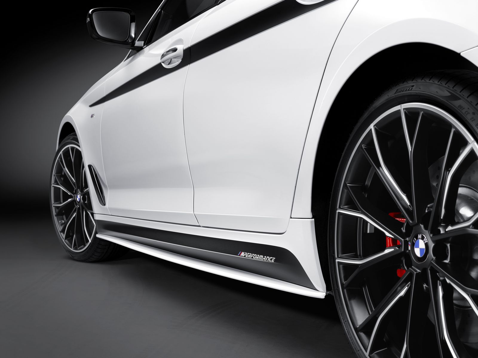 BMW Turns Up The Heat On New 5-Series With M Performance Accessories ...