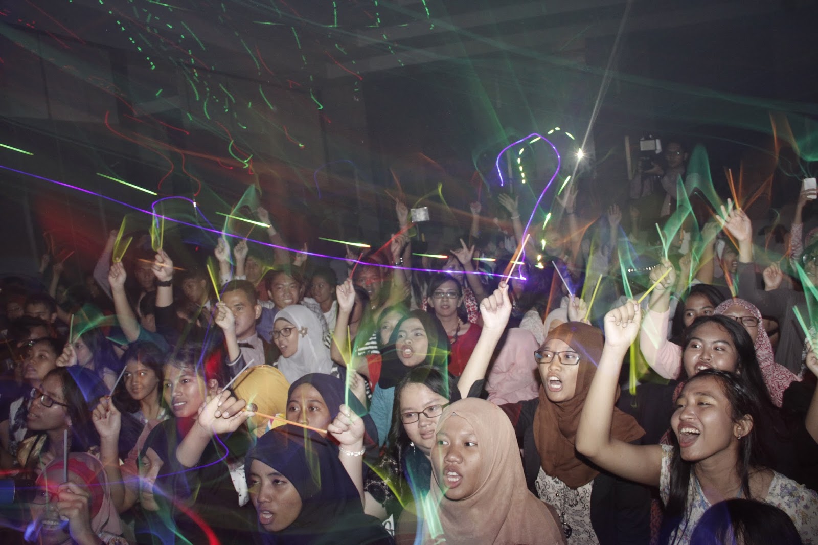 Groovy Event Organizer: Prom Night SMK Caraka Nusantara