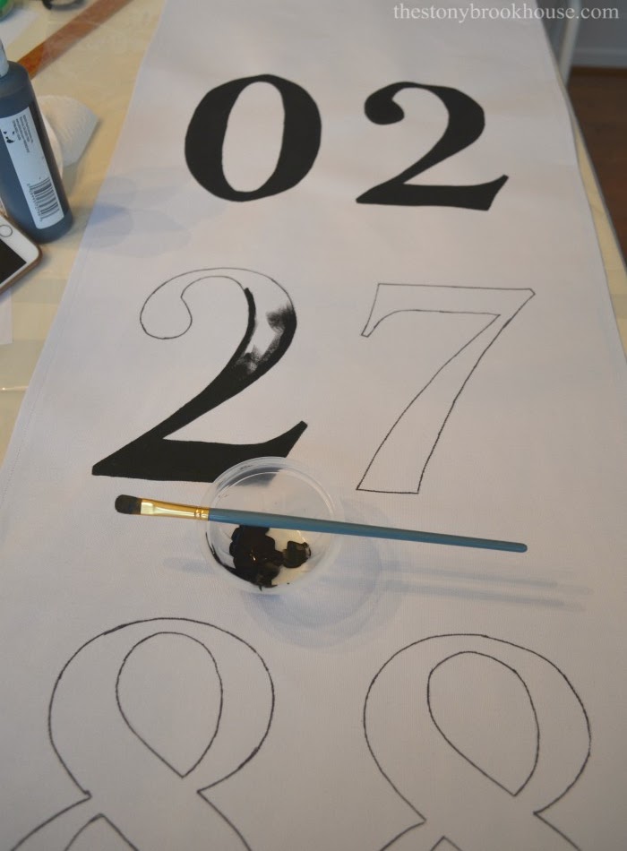 Super Easy Canvas Scroll Sign | The Stonybrook House