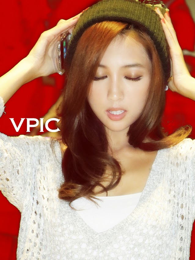 V Gallery - 這些年,我們一起追拍的女孩: 林伊麗 Michelle Liem _ Bling Bling 娛樂採訪姐姐 _ A ...