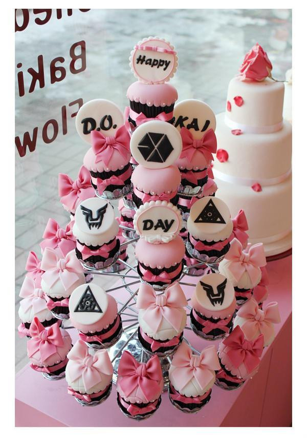 this is so cute and girly and so exo ugh | Exo cake, Kpop birthday ...