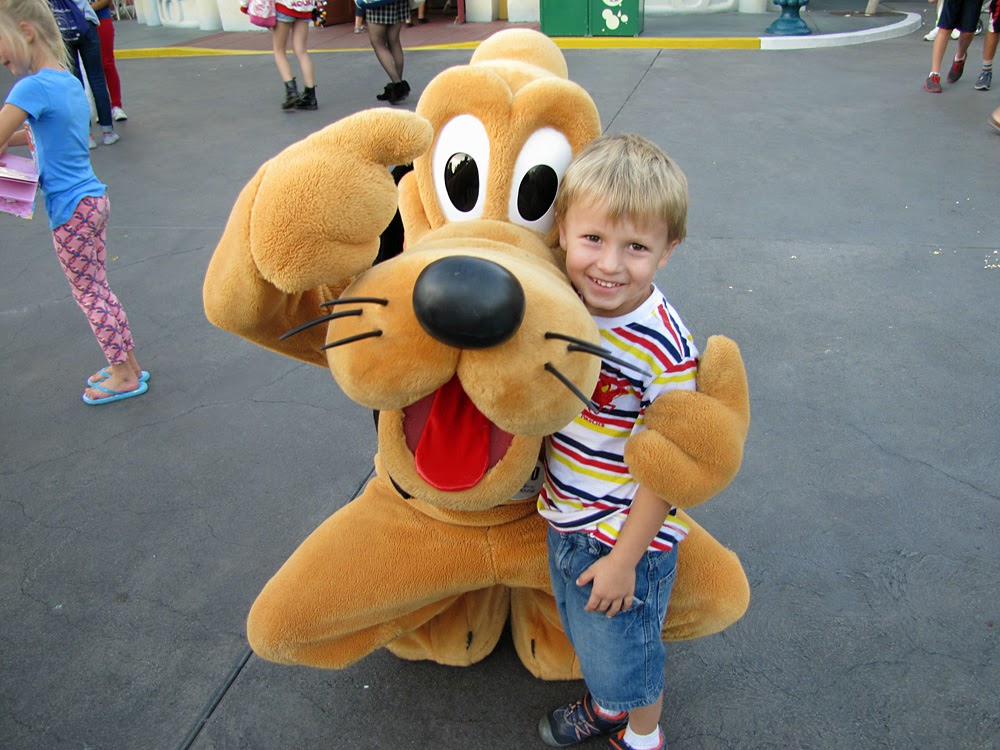 The Bell Curve of Life: Disneyland 2014 - Toontown