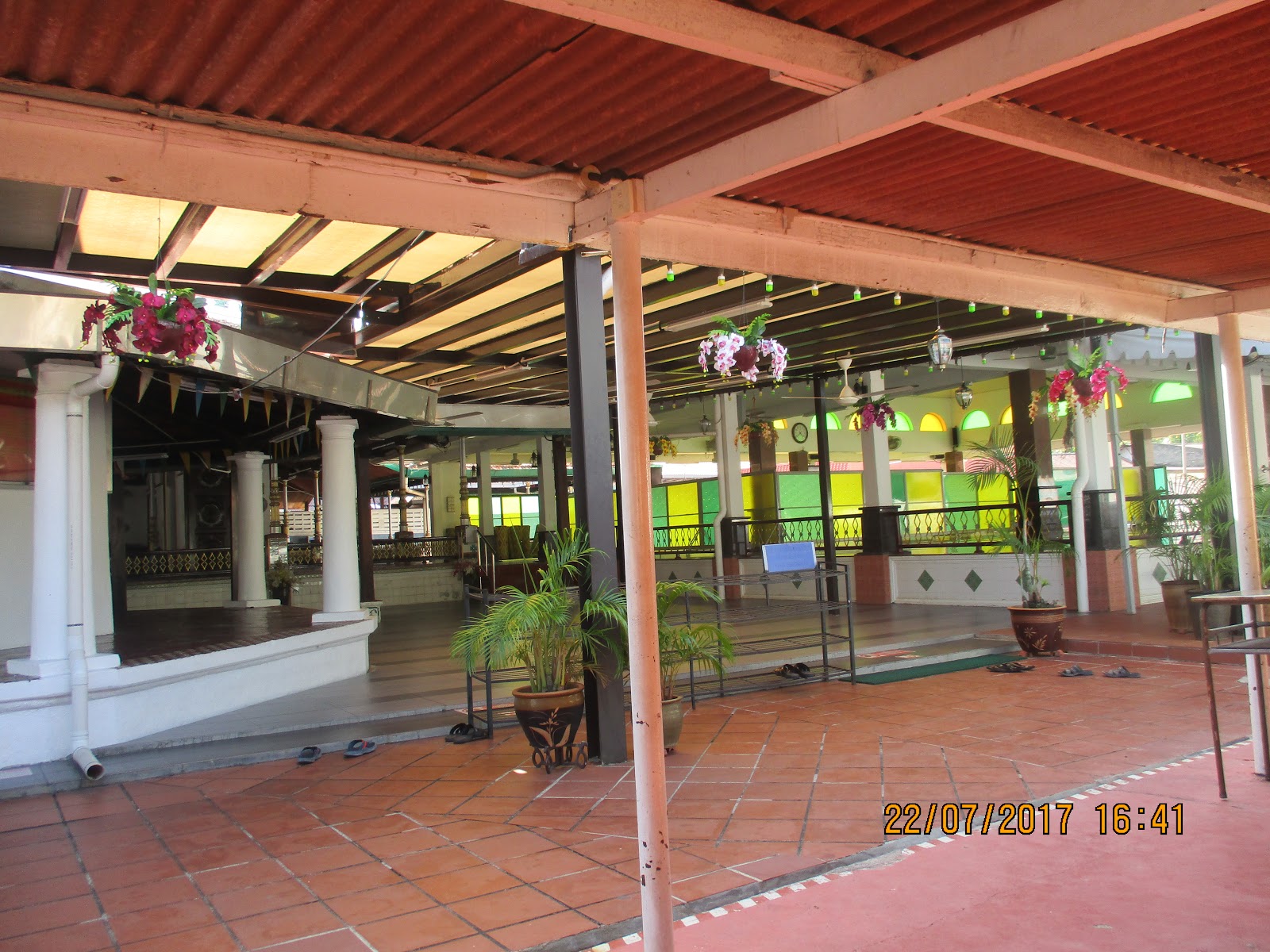 BESI WAJA: Masjid Tengkera Dan Makam Sultan Hussein